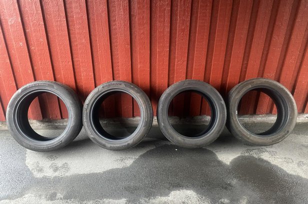 Sommardäck Hankook 255/45 R19 Model Y säljes - såld eller borttagen