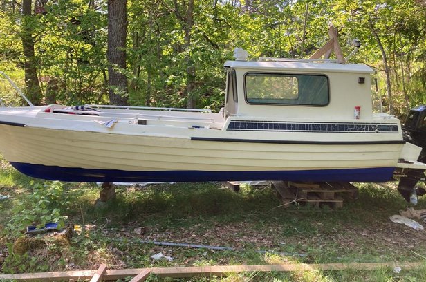 Grisslan 600 med nyare motor säljes i Värmdö - såld eller borttagen