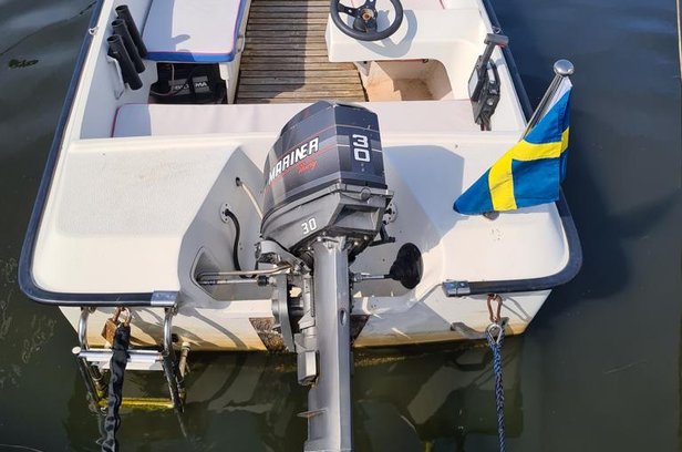 Crescent 432 med styrpulpet, 30 hk. motor med - såld eller borttagen