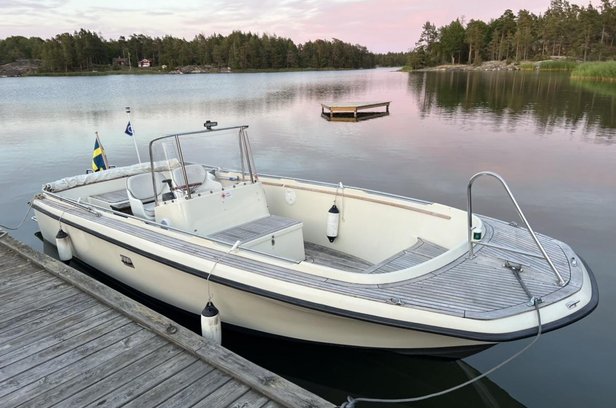 Nimbus Max 1 - full teak säljes i Valdemarsvi - såld eller borttagen