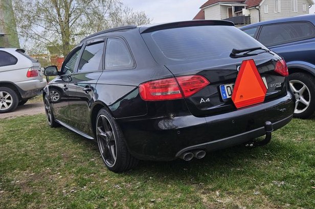 Audi A4 2.0D Quattro A-Traktor säljes i Gulls - såld eller borttagen
