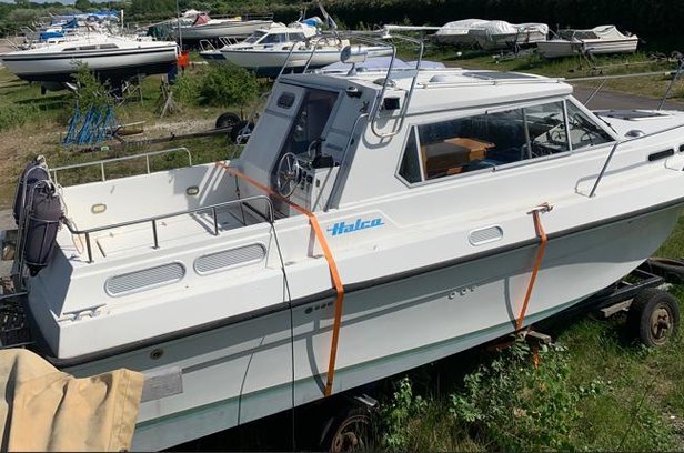 Halco 26 midcabin Mercruiser 7.3 D-tronic Br - såld eller borttagen