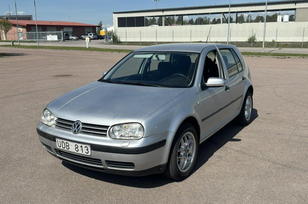 Volkswagen Golf 5-dörrar 1.6 Nybesiktad Rost fri sportstolar säljes i ...