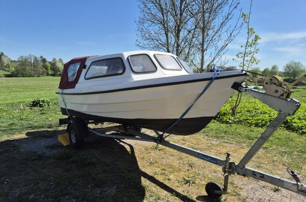 Crescent 418 med trailer. säljes i Tierp | Bl - såld eller borttagen