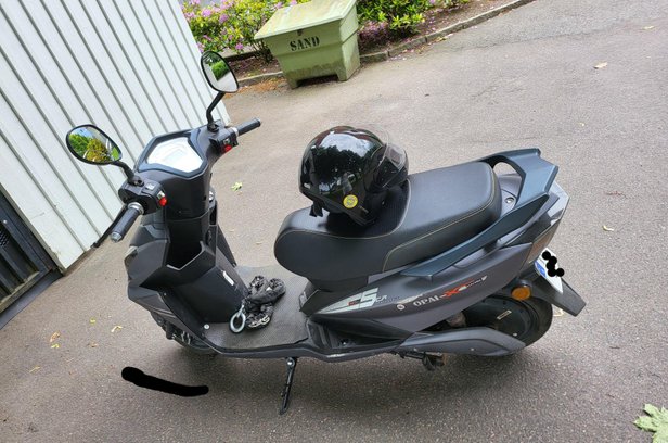 elmoped perfekt gåva till ditt barn. säljes i - såld eller borttagen