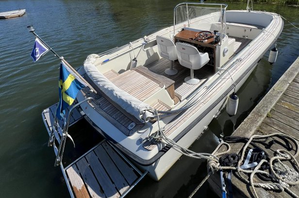 Nimbus Max 1, full teak säljes i Valdemarsvik - såld eller borttagen