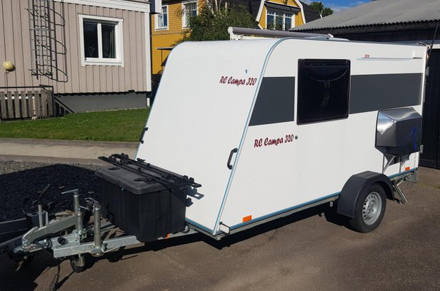RC CAMPA 320 Mini camper husvagn, massa extra - såld eller borttagen