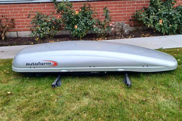 Autoform takbox med Thule takräcke säljes i Lund | Blocket