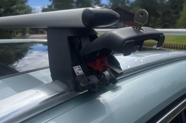 Takräcke Transverse roof rack Enyaq iV säljes i Hammarö | Blocket