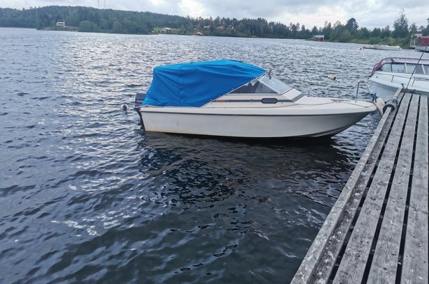 Cresent 53 DC med 70hk Evinrude säljes i Timr - såld eller borttagen