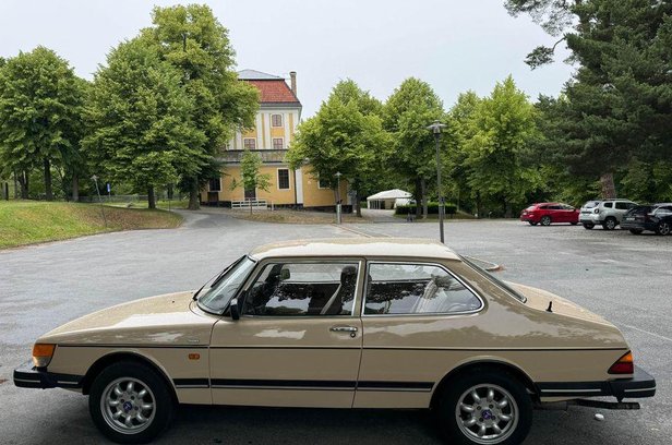 Saab 900 2-dörrars Sedan 2.0 säljes i Sollent - såld eller borttagen