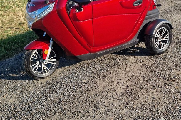 Skand GoMoto El mopedbil 45/h säljes i Tomel - såld eller borttagen