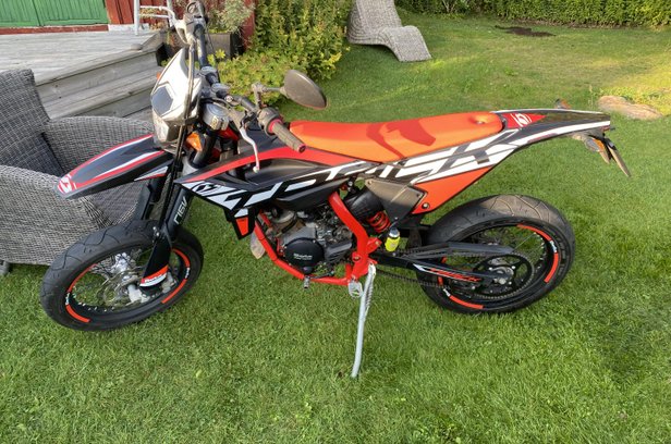 Cross Moped - Beta RR50 Track 2022 ink Hjälm säljes i Kungälv | Blocket