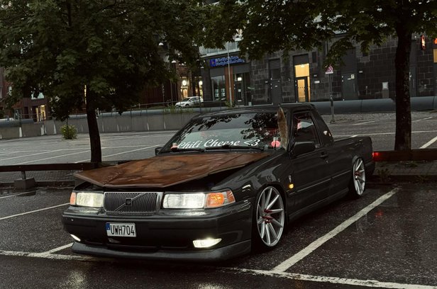 Kapad volvo 745 A-traktor säljes i Huddinge - såld eller borttagen