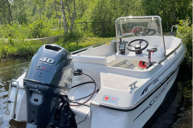 Crescent Cosmos 40hk Yamaha motor med 80 km - såld eller borttagen