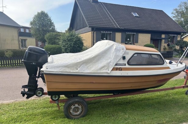 Crescent 418 Ht Tohatsu 25 Hk 4-takt 30 släp - såld eller borttagen