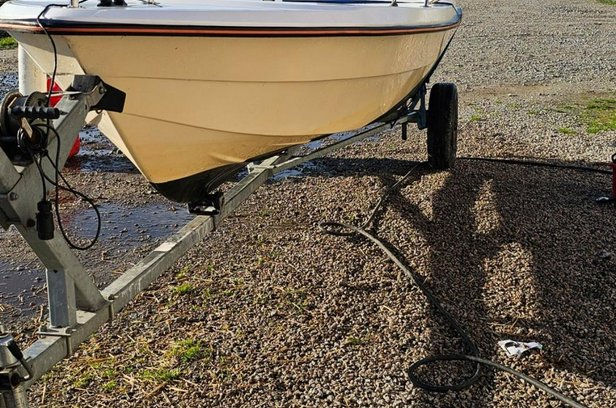 Uttern 4100 styrpulpet 30hk säljes i Sölvesbo - såld eller borttagen