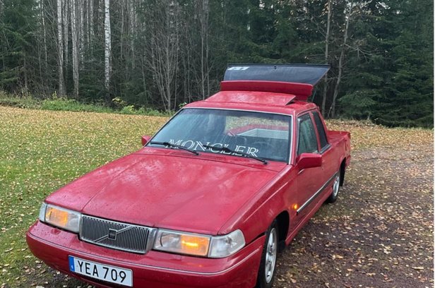 Kapad Volvo 945 a traktor h regg säljes i Le - såld eller borttagen