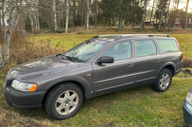 Volvo XC70 2.5T AWD Extraljus original baslåd - såld eller borttagen