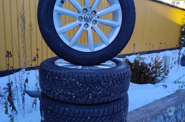 VW dubb fria vinter hjul säljes i Sigtuna | - såld eller borttagen