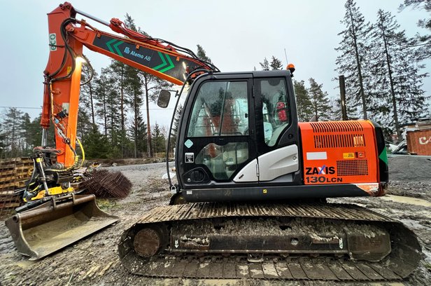 Grävmaskin Bandgrävare Hitachi ZX 130 LC N-5 - såld eller borttagen