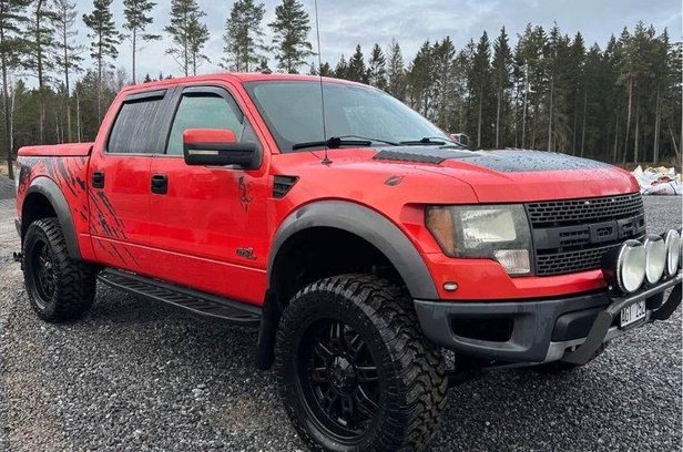 Ford F-150 SVT Raptor SuperCrew Luxury säljes - såld eller borttagen