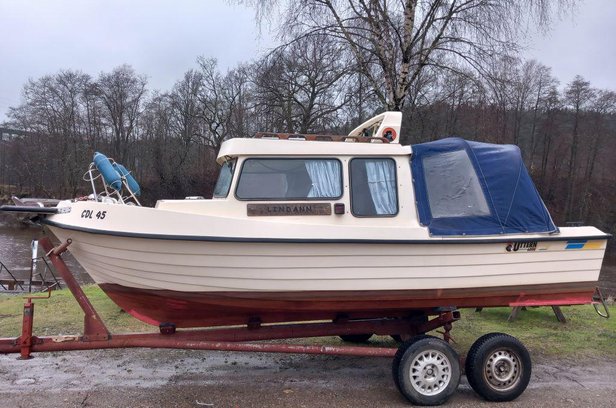 Uttern 6000 utan motor säljes i Munkedal | Bl - såld eller borttagen