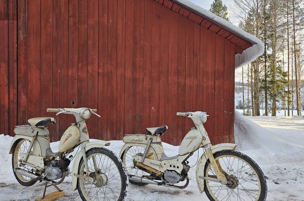 2st Crescent mopeder ca 60-tal säljes i Örnsk - såld eller borttagen