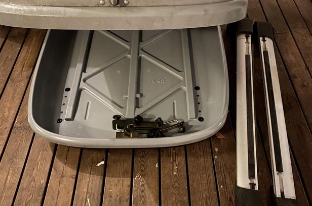Takbox Thule och takräcken säljes i Osby | Blocket