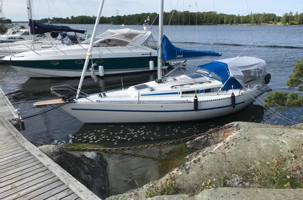 Omega 28 med omfattande uppgraderingar till salu säljes i Upplands-Bro ...