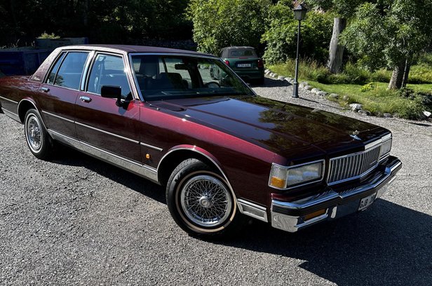 Chevrolet Caprice Classic Brougham 5.0 V8 TBI Hydra-Matic säljes i ...