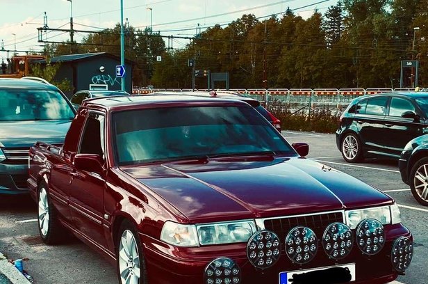 Kapad Volvo 965 atraktor säljes i Sala | Bloc - såld eller borttagen