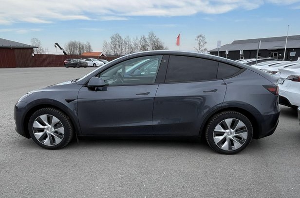 Tesla Model Y Long Range AWD UAP säljes i San - såld eller borttagen
