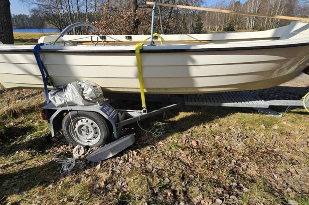Crescent 434 med trailer och Yamaha 20 hk säljes i Laholm | Blocket