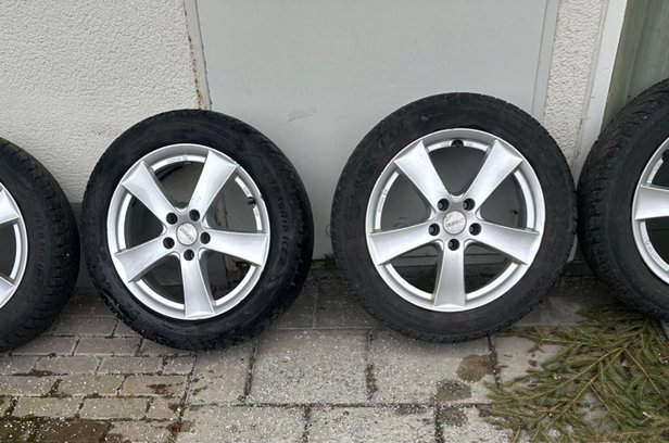 17 tum suttit på SEAT Ateca säljes i Stockholms stad | Blocket