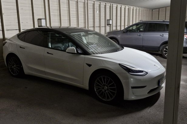 Tesla Model 3 säljes i Uppsala | Blocket