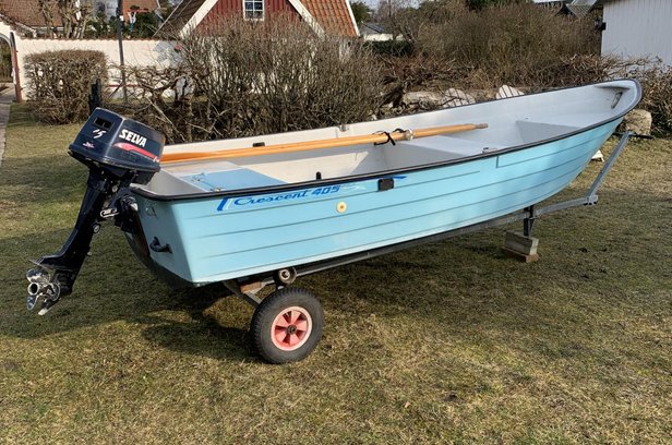 Crescent 405 + Selva 15 Hk + vagn säljes i V - såld eller borttagen