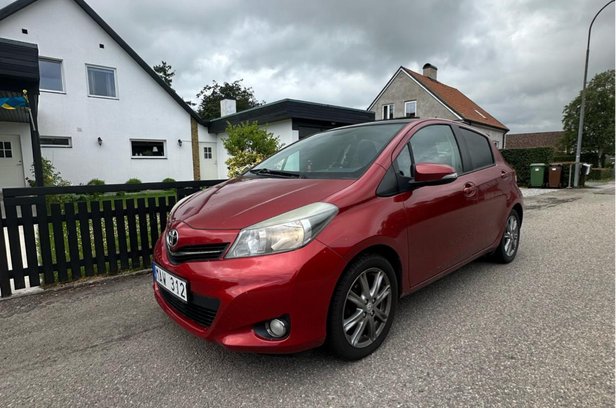 Toyota Yaris 5-dörrar 1.33 Dual VVT-i Multidrive S Style Eur säljes i ...