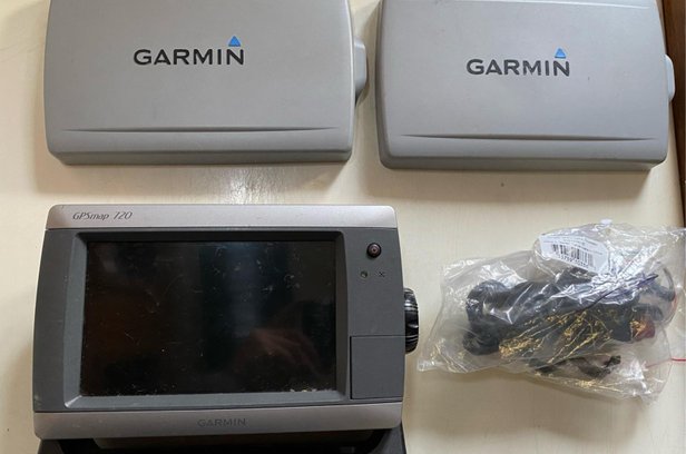 Garmin GPSmap 720 - med bygel och sjökort säljes i Stockholms stad ...