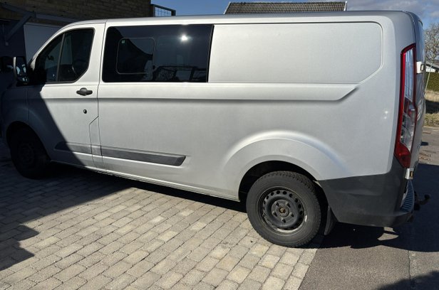 Välskött Ford transit Custom 2.2 Crew Van 5-sits säljes i Helsingborg ...