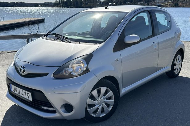 Toyota Aygo 5-dörrar 1.0 VVT-i Euro 5. Låga mil. säljes i Österåker ...