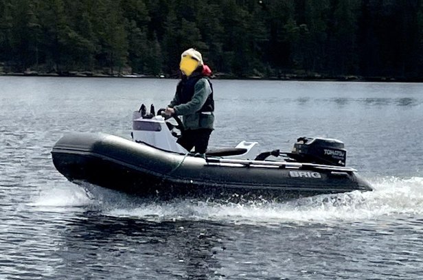 Brig 300 -16 20hk 4-takt ,powertrim säljes i - såld eller borttagen