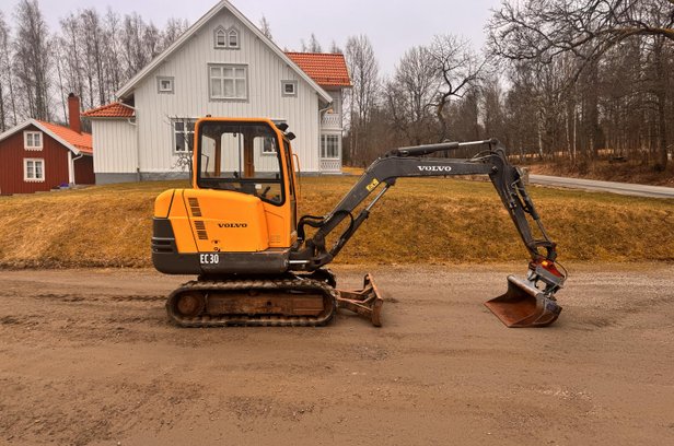 Volvo EC30 Med Maskintrailer säljes i Tidaholm | Blocket