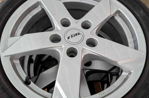 Rial 16 tums lättmetallfälgar med däck. säljes i Kungälv | Blocket