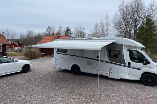 Thule Omnistor 8000 markis säljes i Uppsala | Blocket