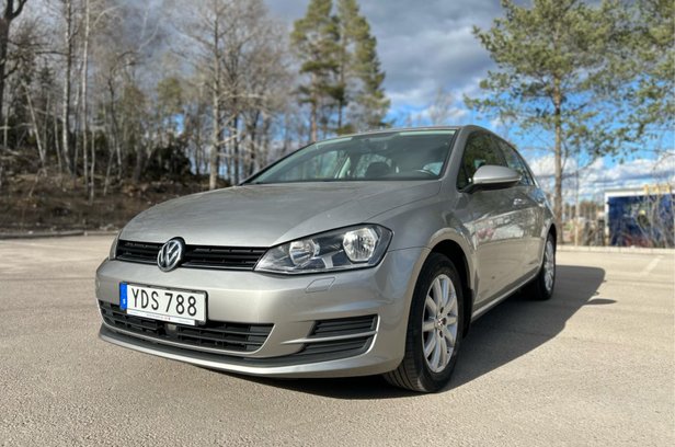 Volkswagen Golf 5-dörrar 1.2 TSI Dragkrok Motorvärmare säljes i ...