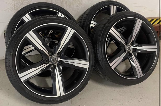 Volvo 20” Original R Design fälgar med 6-7mm - såld eller borttagen