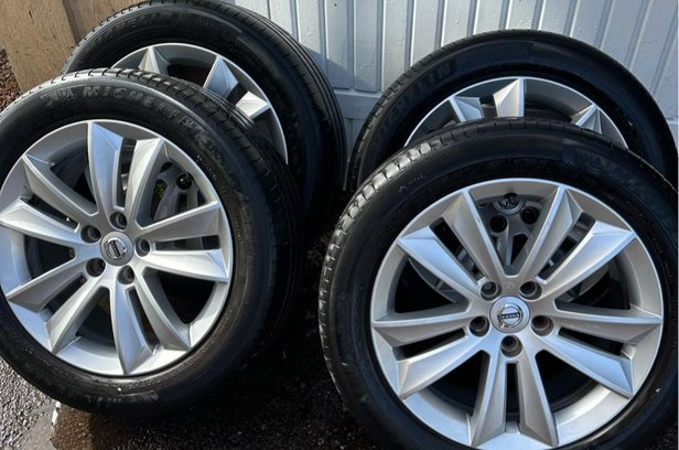 Sommardäck Volvo 225/50 17’ säljes i Torsby | Blocket