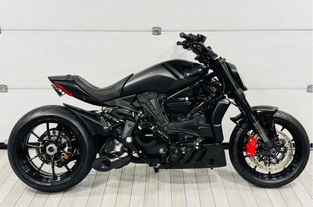 Ducati Xdiavel NERA nr 9/500 UNIK säljes i Mark | Blocket