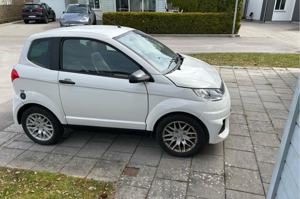 Mopedbil Axiam City 2016 säljes i Lidköping | Blocket